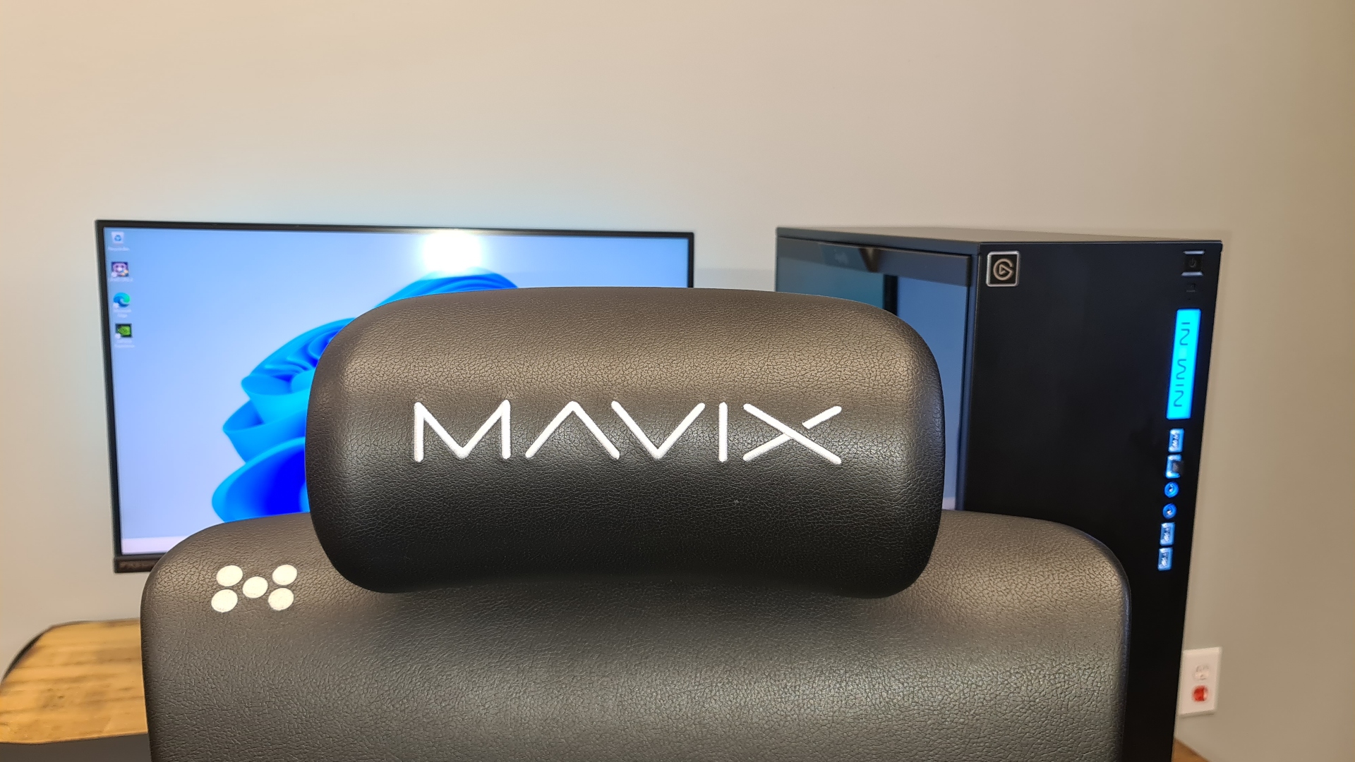 MAVIX M9 Gaming Chair Review - CGMagazine
