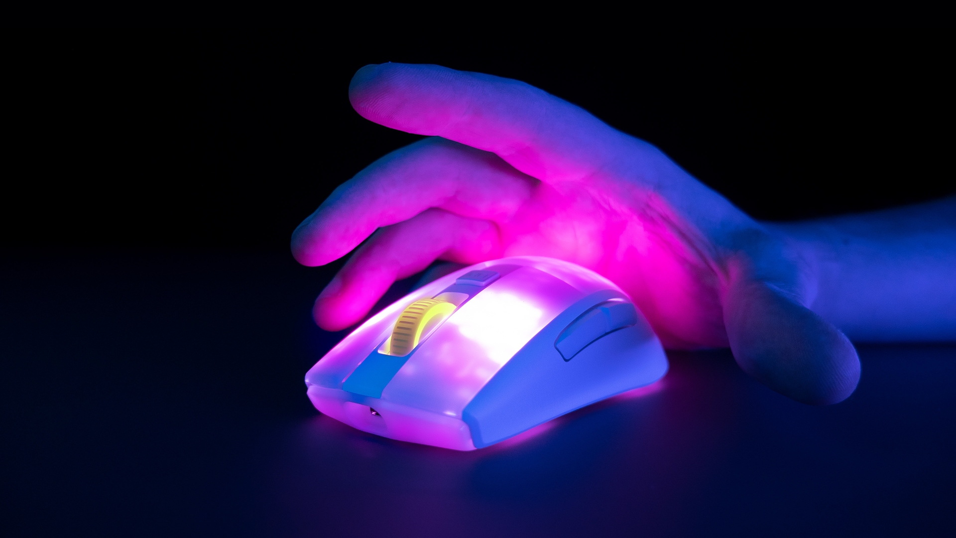 Roccat Burst Pro Air Wireless Gaming Mouse Review - CGMagazine