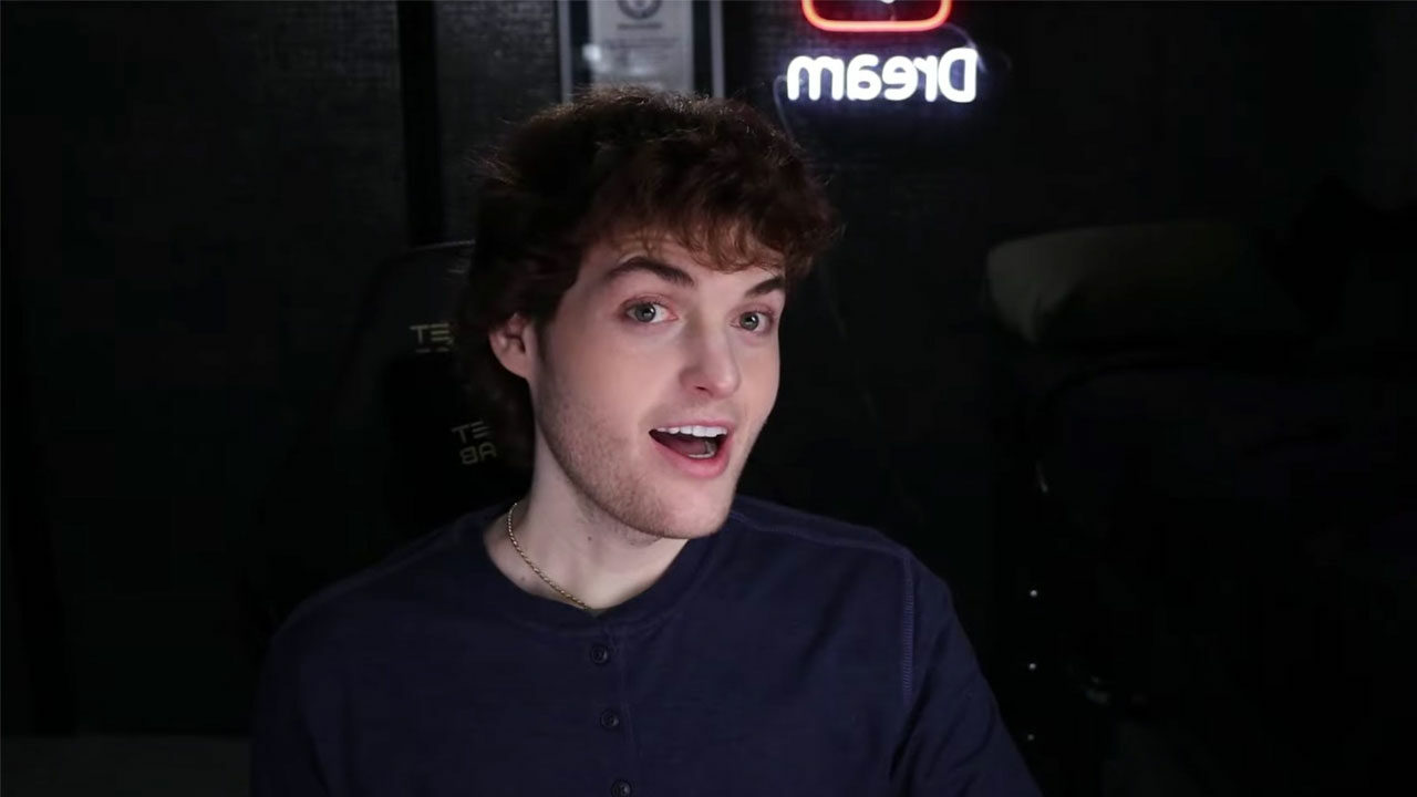 Faceless Streamer Unveils Identity in Epic Reveal