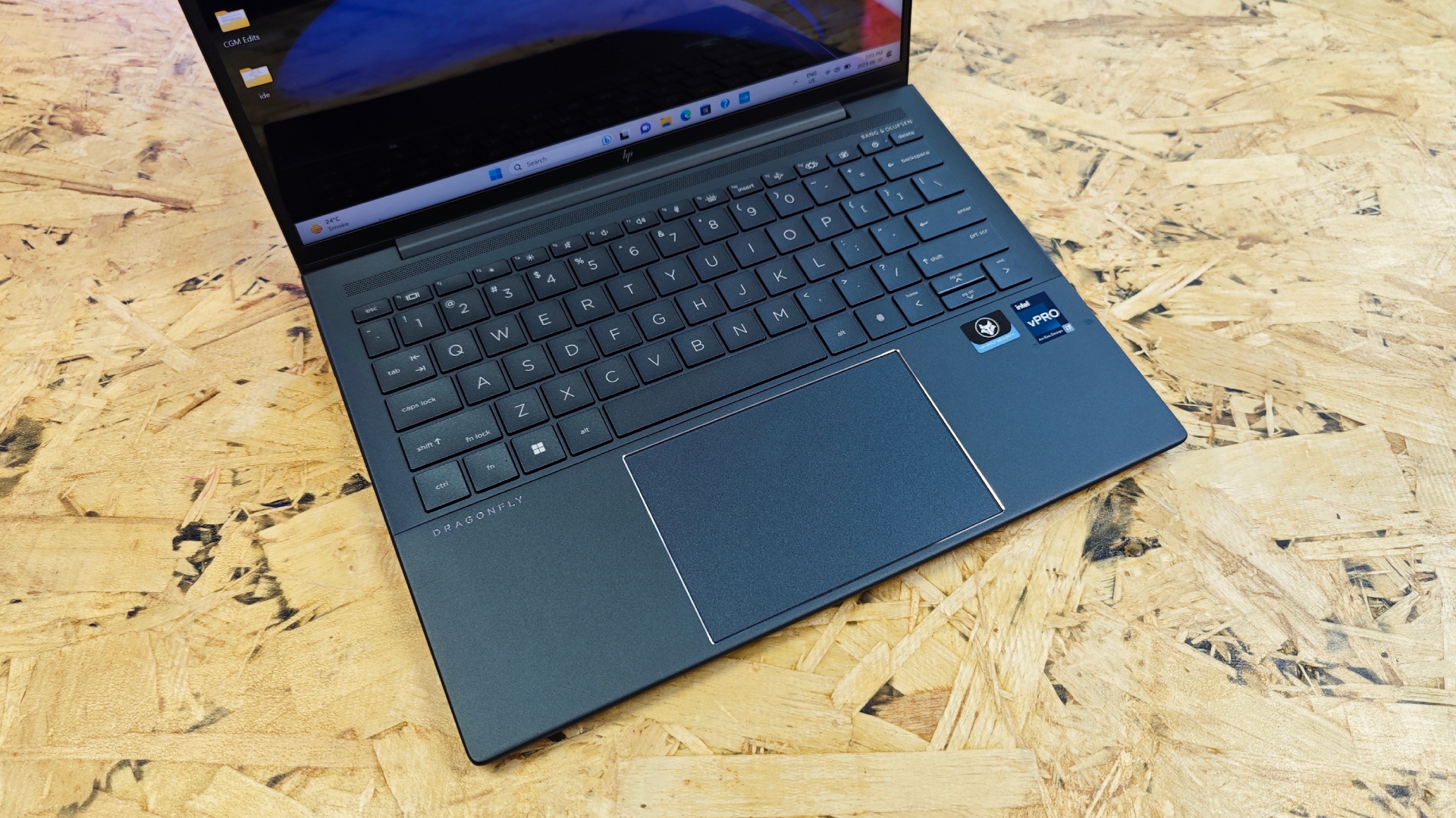 HP Dragonfly G4 Laptop Review - CGMagazine