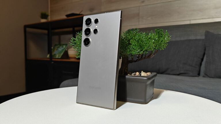 Samsung Galaxy S24 Ultra Smartphone Review - CGMagazine
