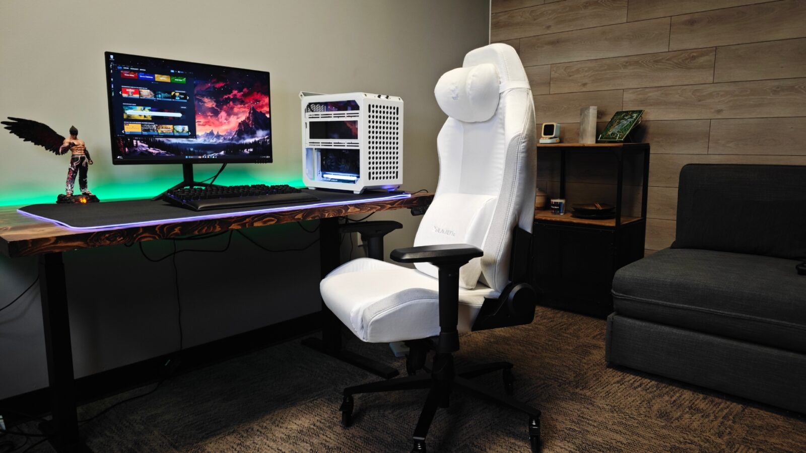 Blacklyte Athena Gaming Chair Review - CGMagazine