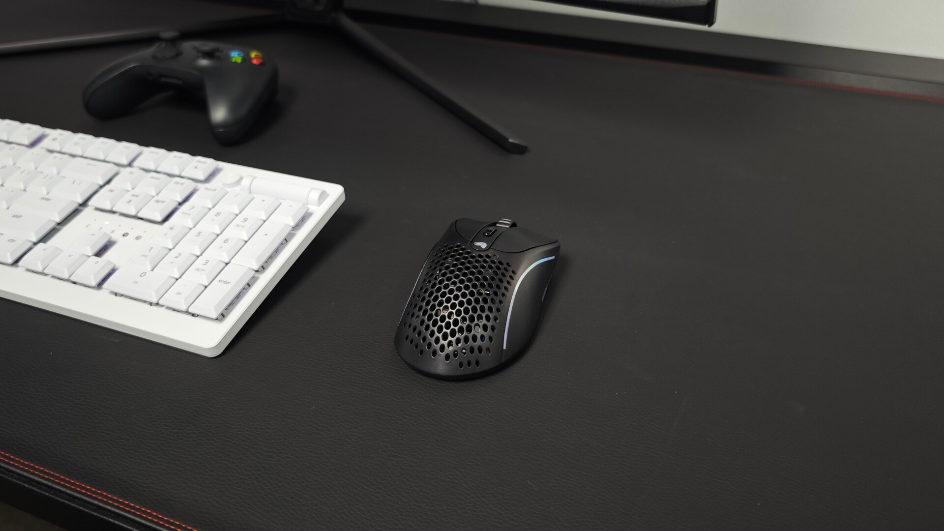 Glorious D2 Wireless Gaming Mouse Review - CGMagazine