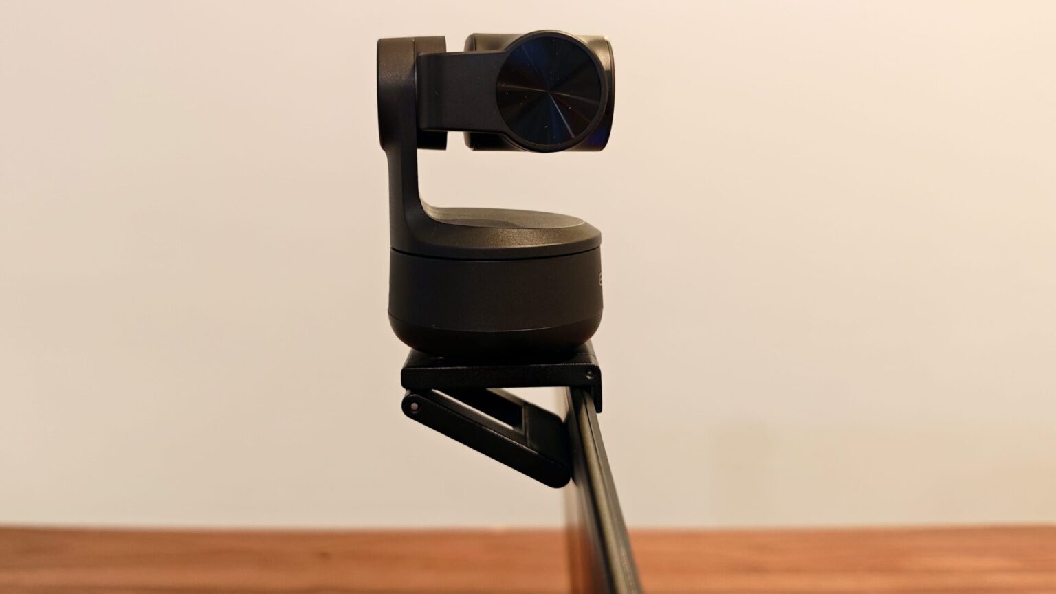 EMEET PIXY Webcam Review - CGMagazine