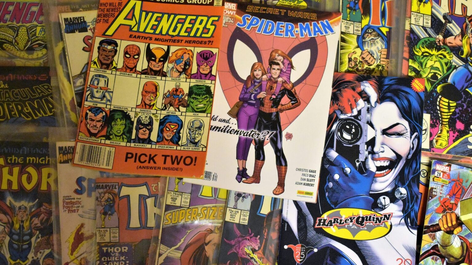 Top 10 Must-Read Comics: A Practical Guide for Building a Timeless Shelf